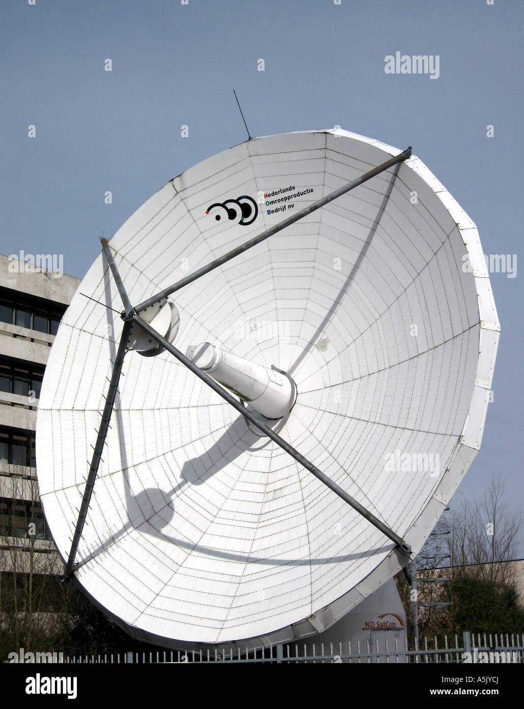 Telecommunication dish hi-res stock photography and images - Alamy