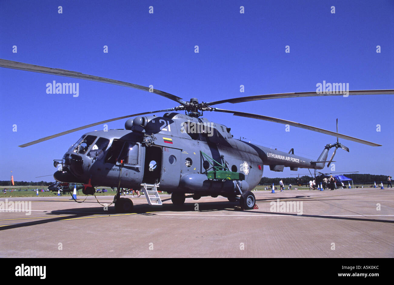 Mil mi 8 hi-res stock photography and images - Alamy