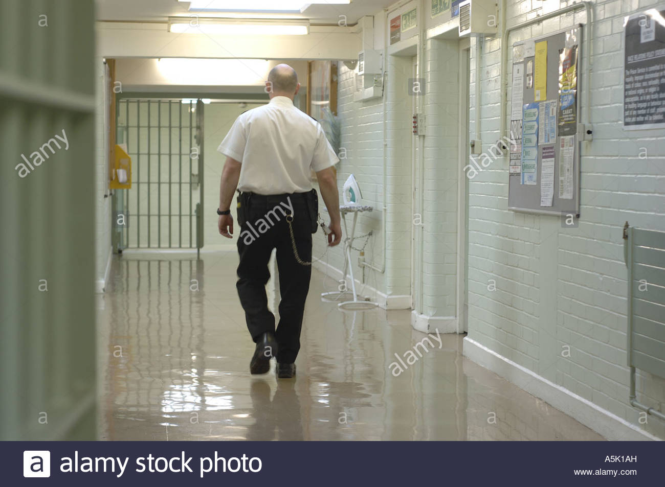 Prison Cell Uk Stock Photos & Prison Cell Uk Stock Images - Alamy
