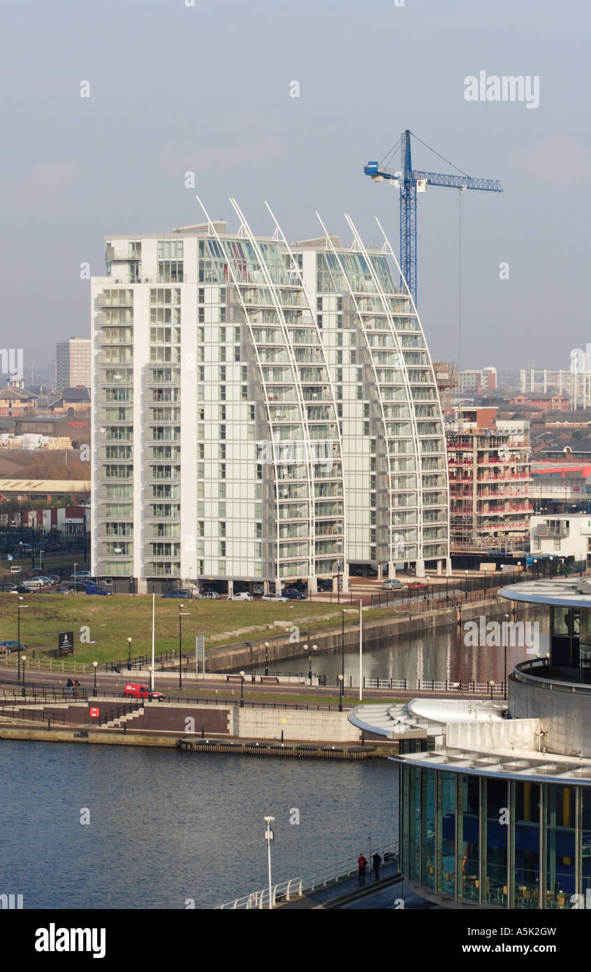 Manchester residential tower blocks hi-res stock photography and images ...