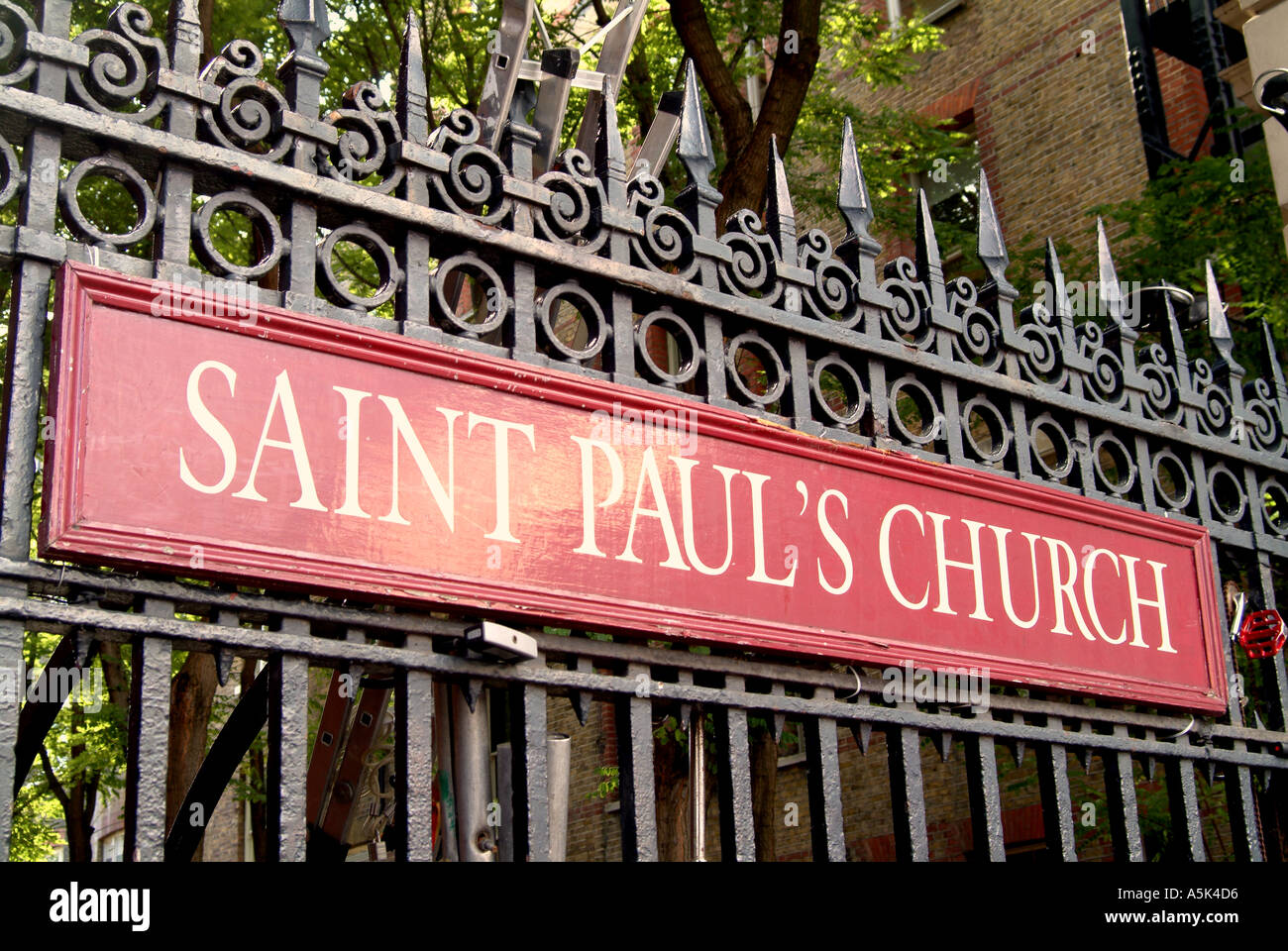 England London Covent Garden St Pauls Church sign Stock Photo - Alamy