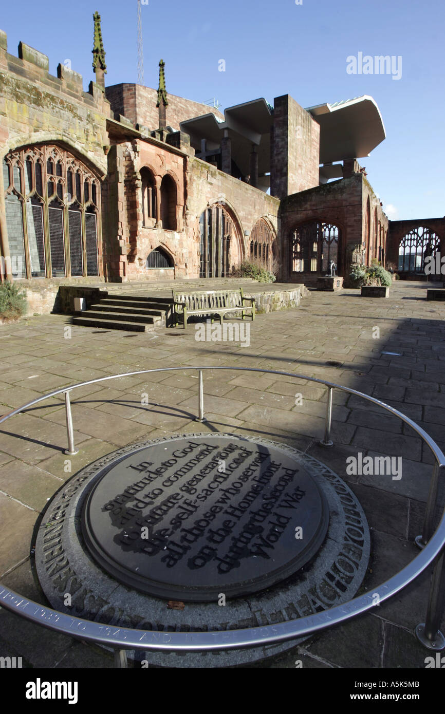 Coventry cathedral memorial plaque home front hi-res stock photography ...