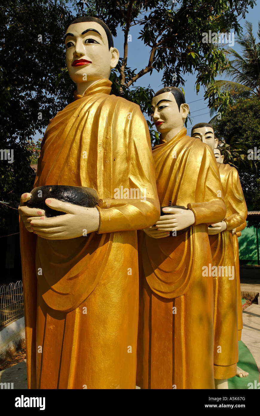 Yangon monks hi-res stock photography and images - Alamy