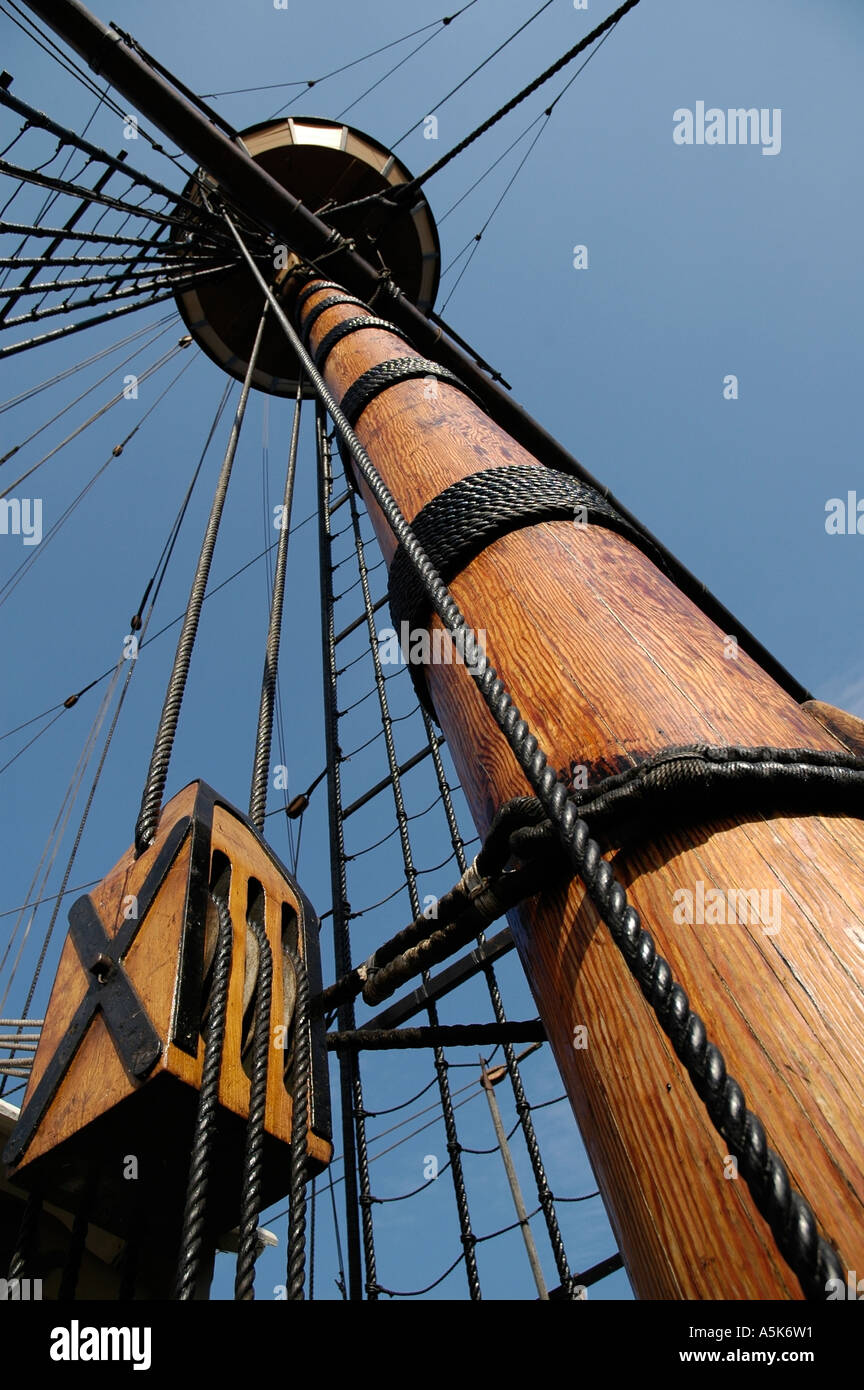 The Mast of the "Mayflower II Stock Photo - Alamy
