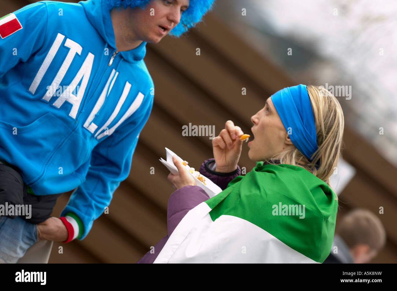 Rugby fan supporter italian italy hi-res stock photography and images ...