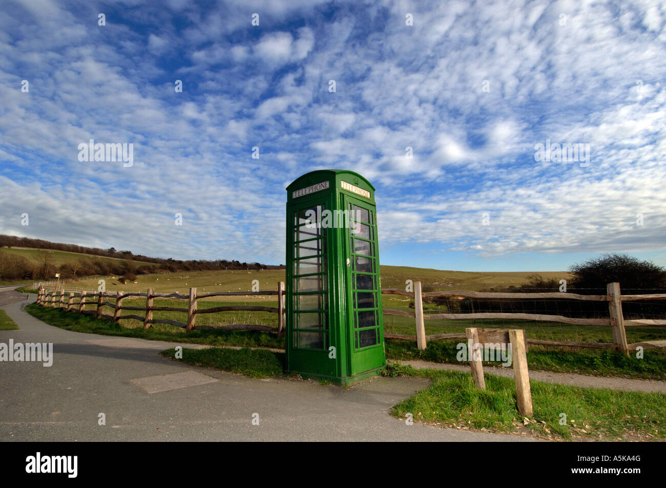 County lane hi-res stock photography and images - Alamy