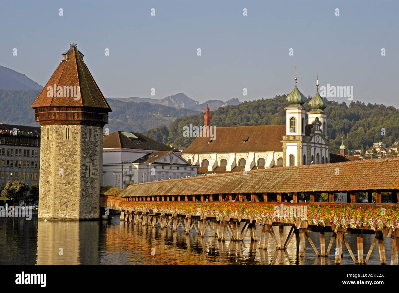 Die kapellbruecke hi-res stock photography and images - Alamy