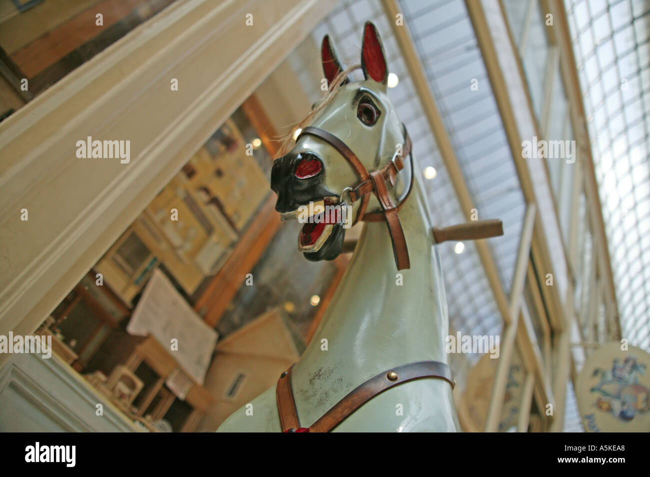 Couple horse ride paris hi-res stock photography and images - Alamy