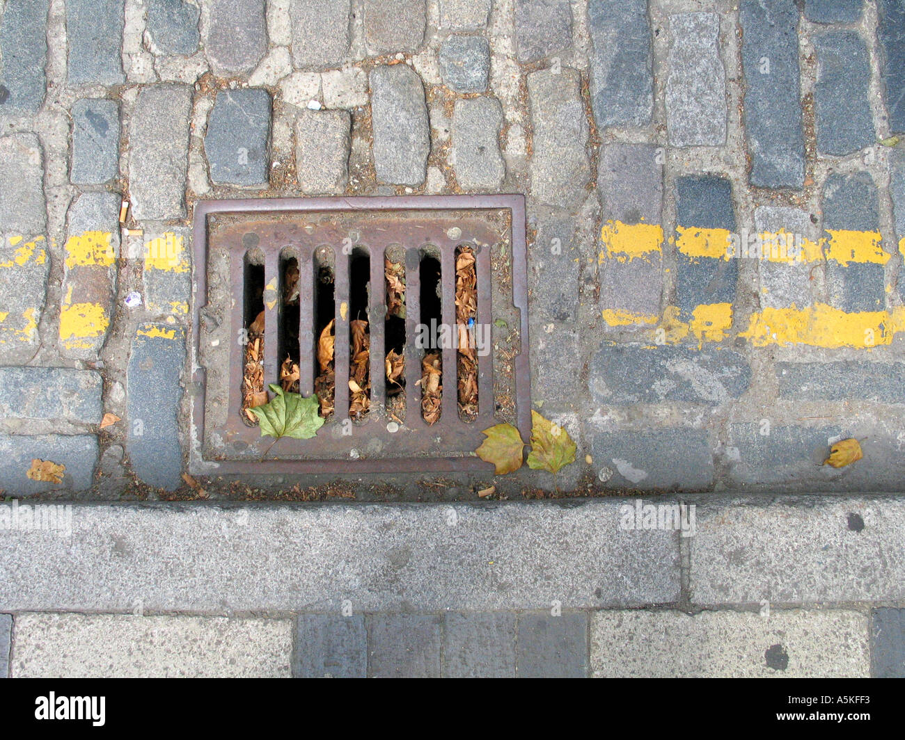 Cobbles drain hi-res stock photography and images - Alamy