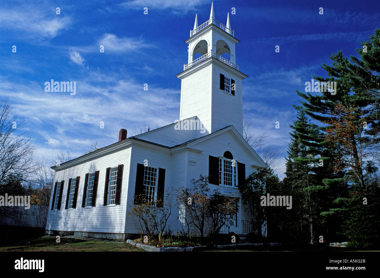 New england church 1800s hi-res stock photography and images - Alamy