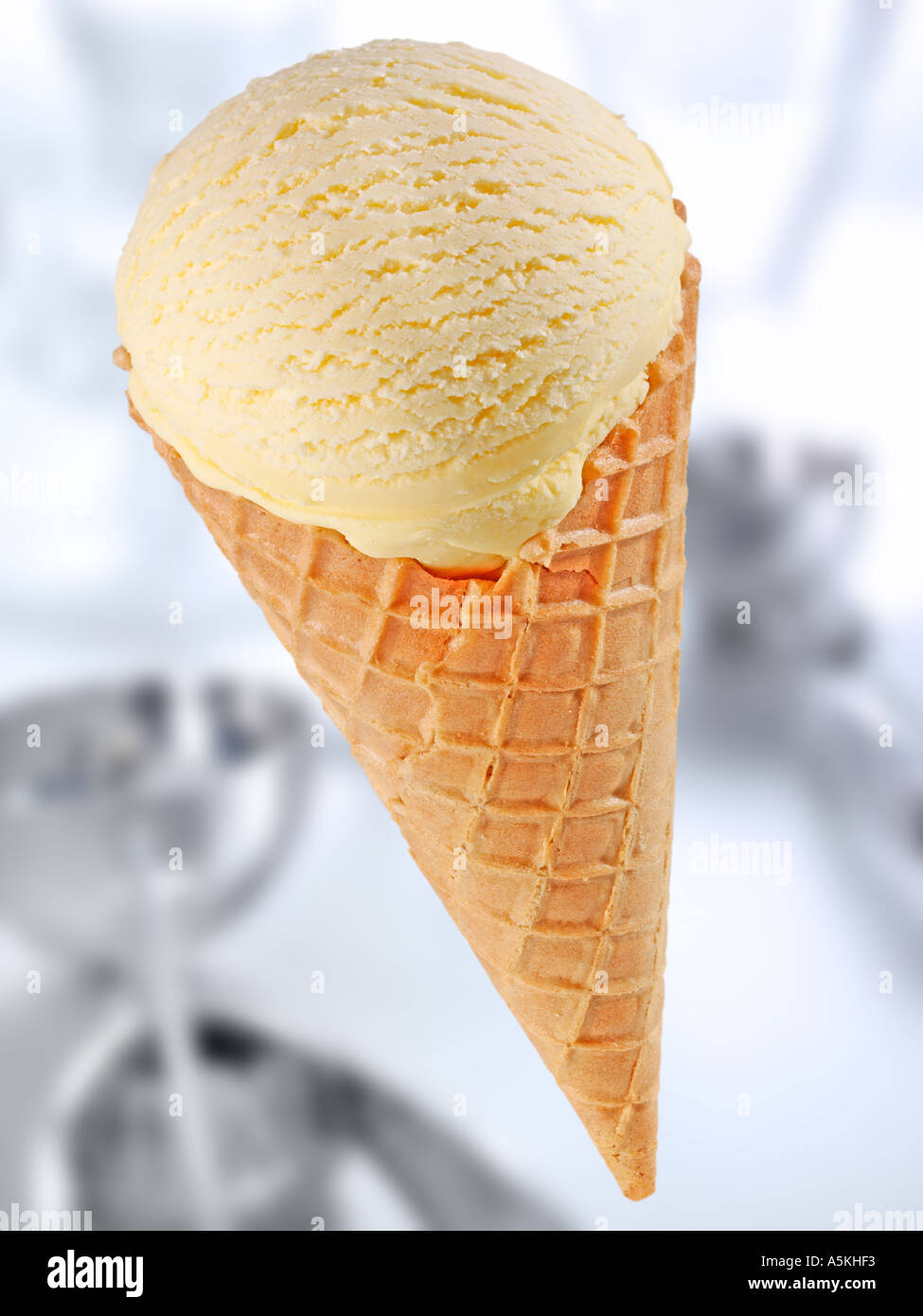 VANILLA ICE CREAM CONE Stock Photo - Alamy