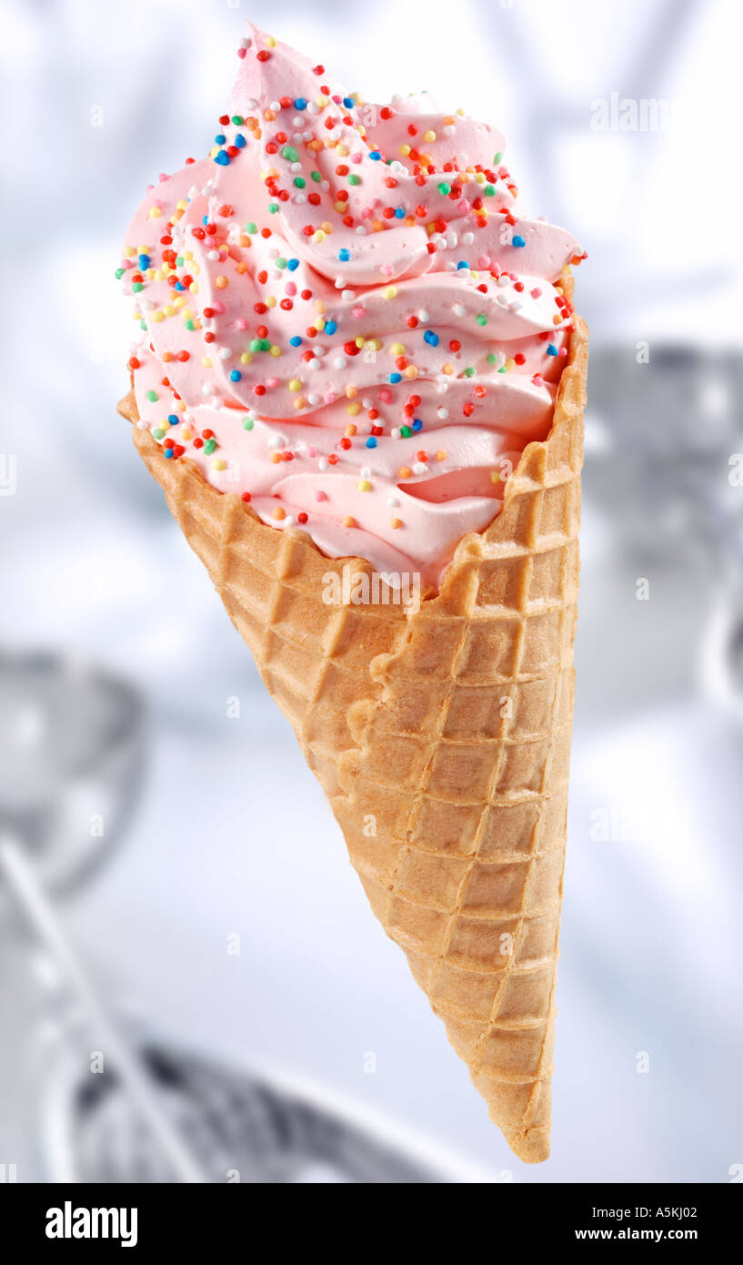 STRAWBERRY ICE CREAM CONE Stock Photo - Alamy