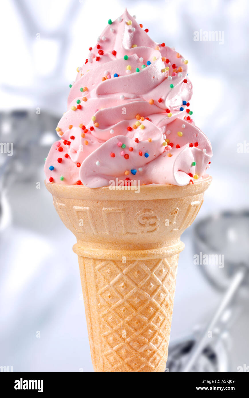 STRAWBERRY ICE CREAM CONE Stock Photo - Alamy