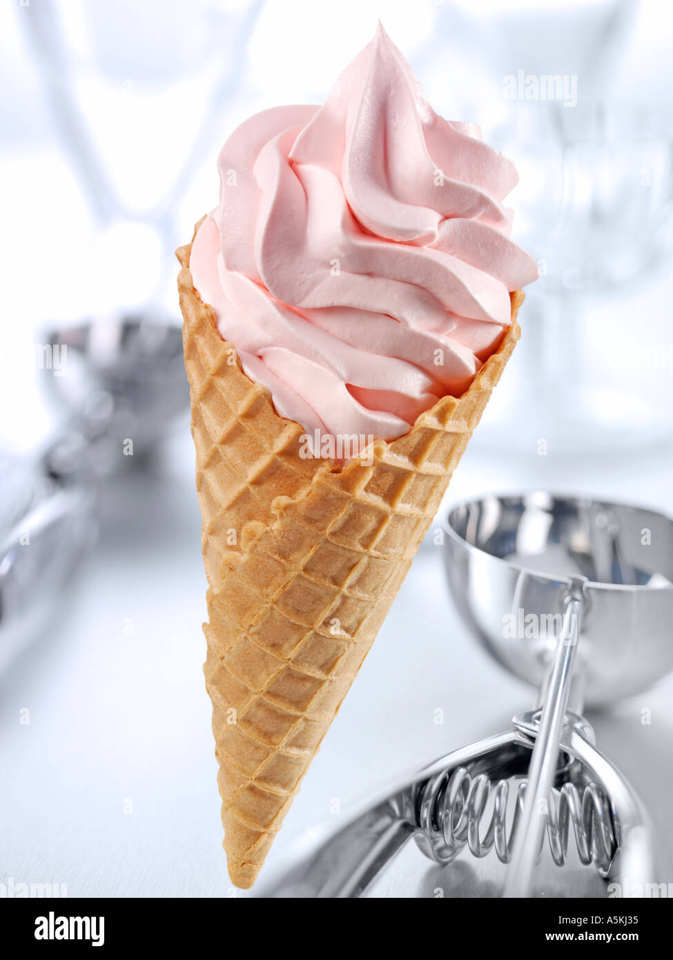 STRAWBERRY ICE CREAM CONE Stock Photo - Alamy
