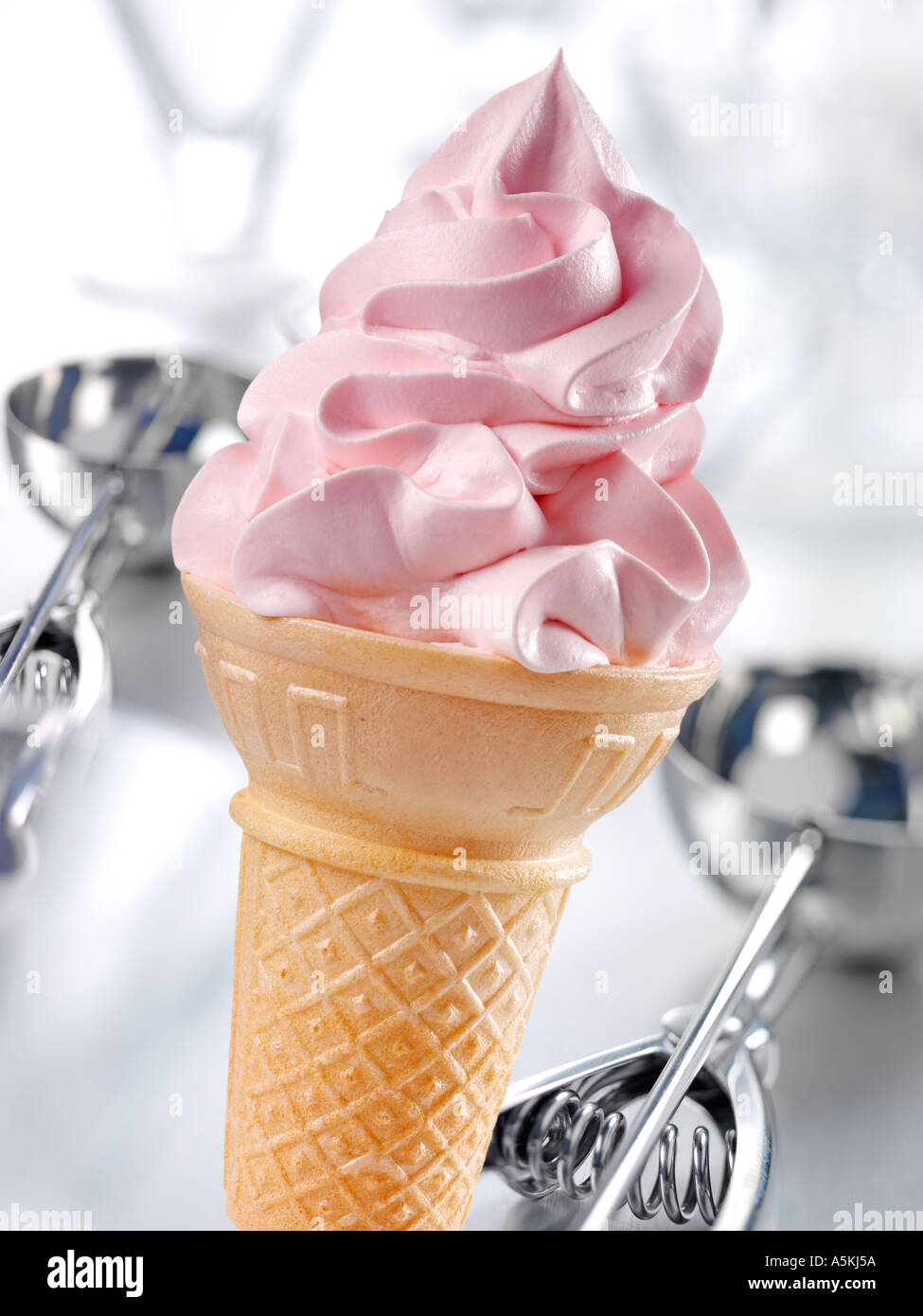 STRAWBERRY ICE CREAM CONE Stock Photo - Alamy