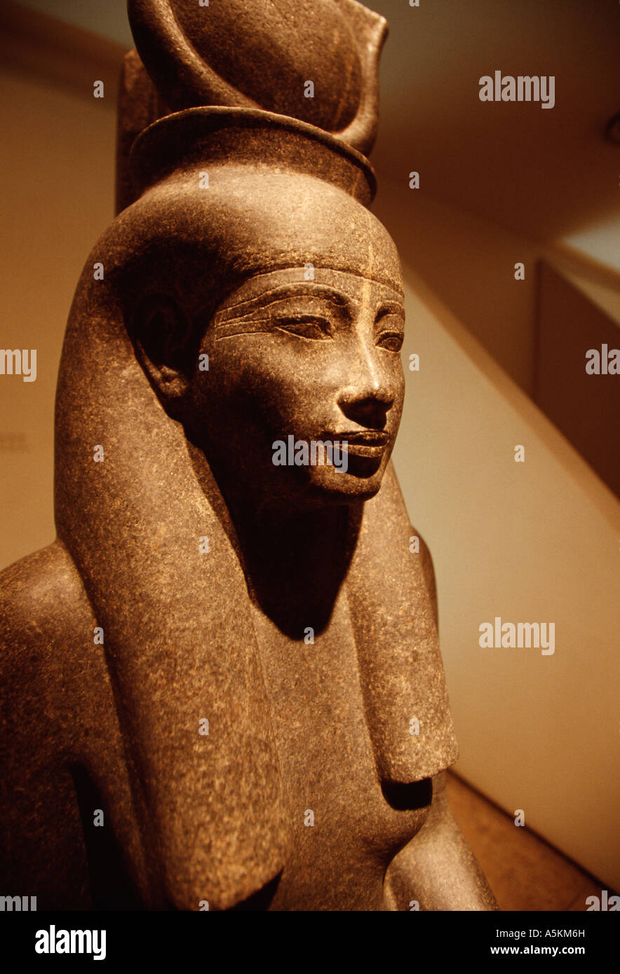 Egypt Luxor Luxor Museum Statue on display Stock Photo - Alamy