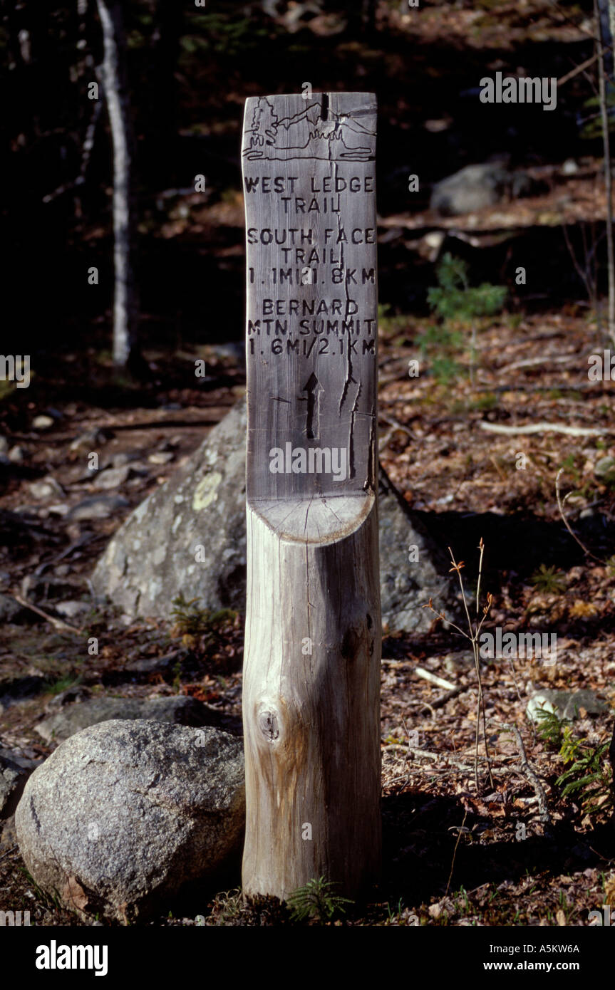 Acadia N P ME Hiking Trail Signs West Ledge Trail Stock Photo - Alamy