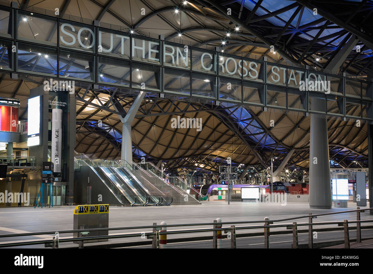 Main entrance of Southern Cross Station, Spencer Street, Melbourne ...