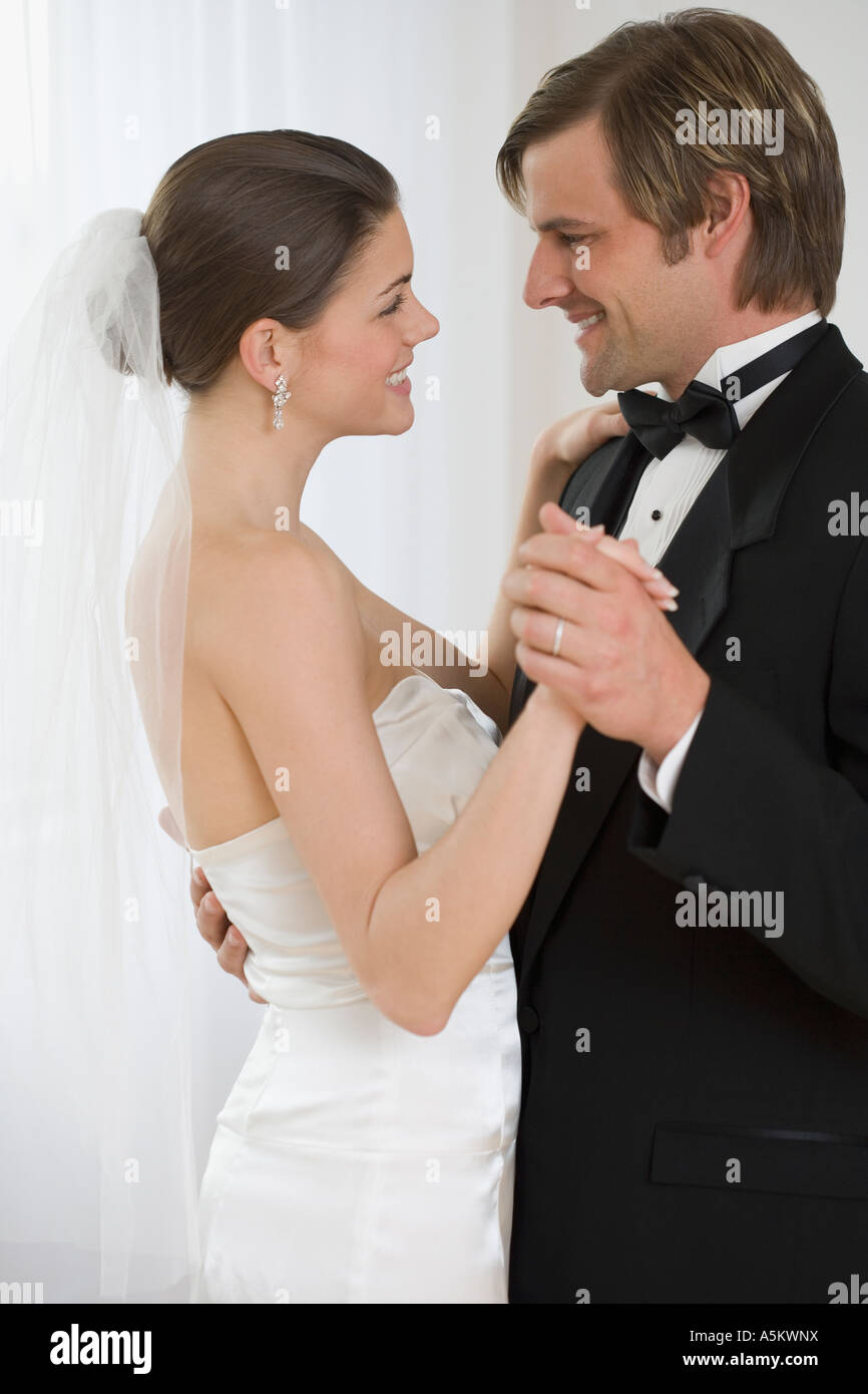 Bride and groom dancing Stock Photo - Alamy