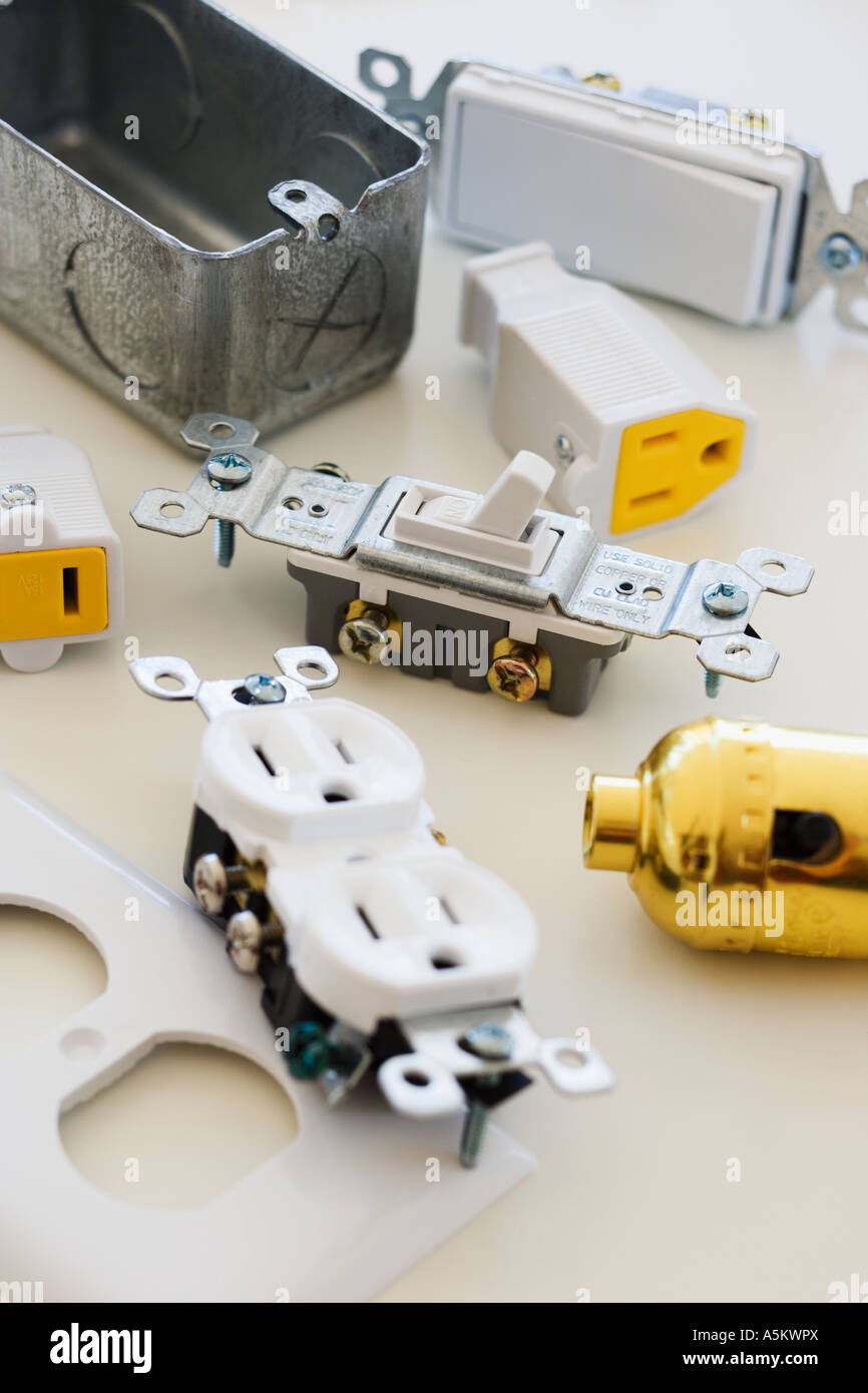 Connecting electrical components hi-res stock photography and images ...