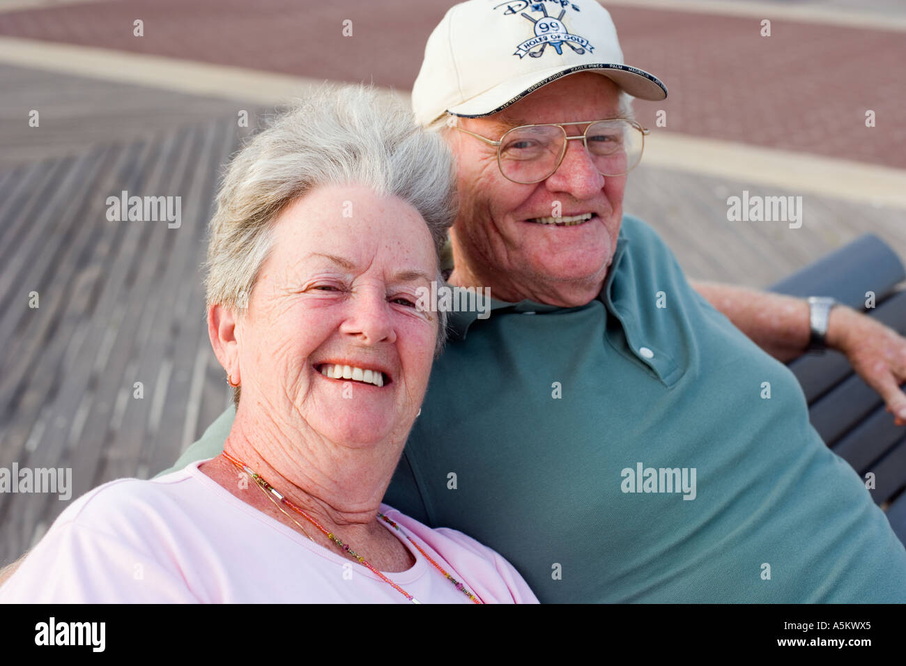 Face hug senior woman hi-res stock photography and images - Alamy