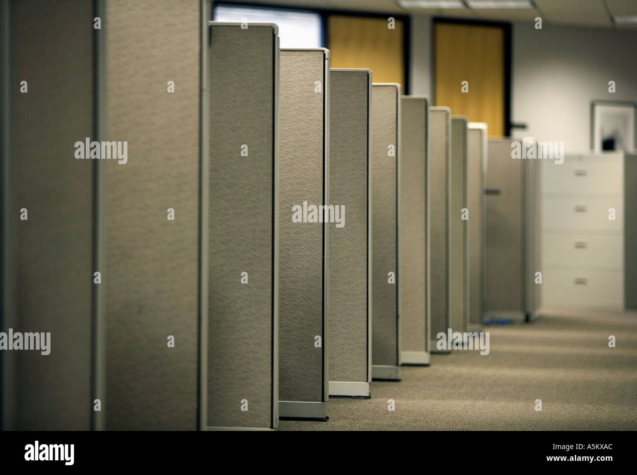 Empty cubicles office hi-res stock photography and images - Alamy