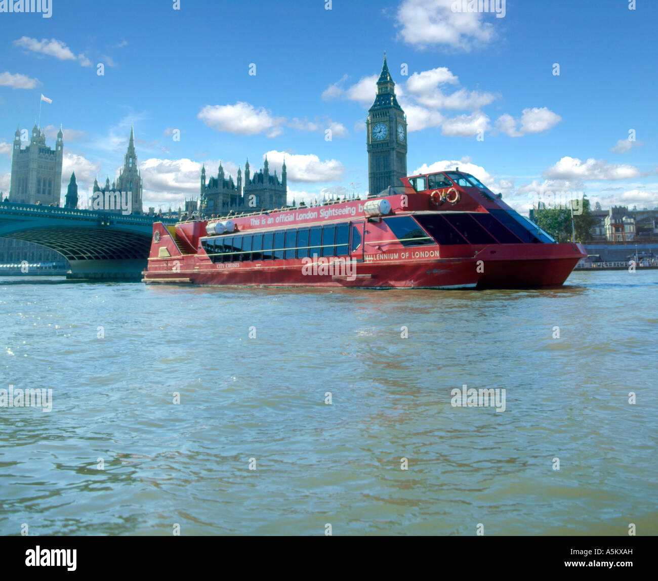 London tourist boat Stock Photo - Alamy
