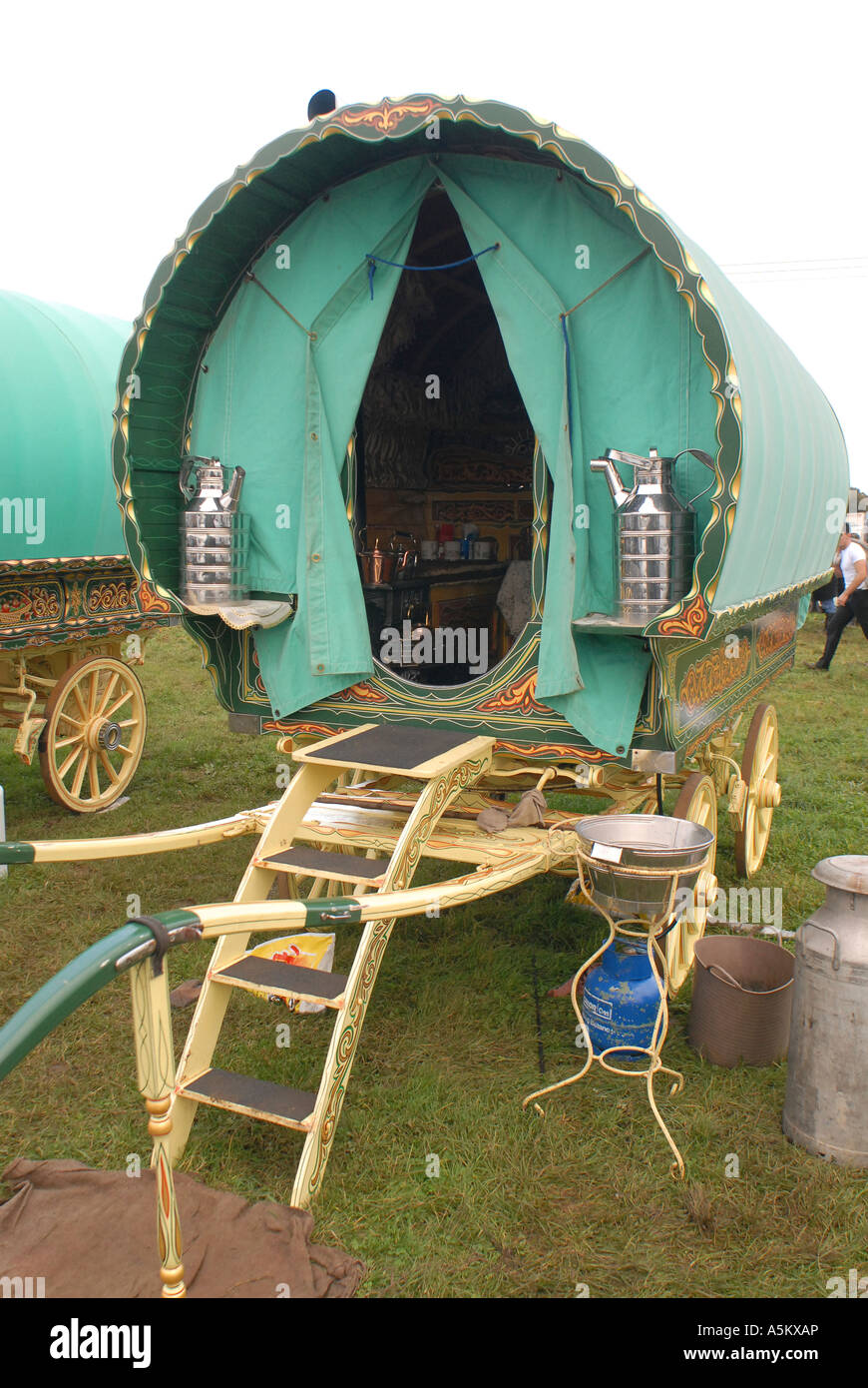 A traditional travellers caravan, Stow horse fair, Stow On The Wold ...