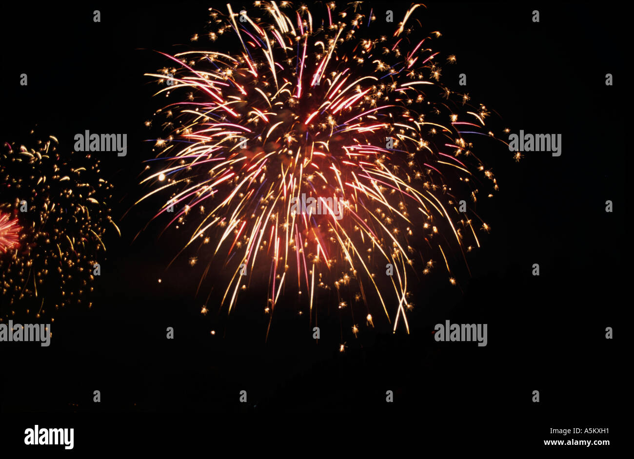 France marseille fireworks 14th july hi-res stock photography and ...