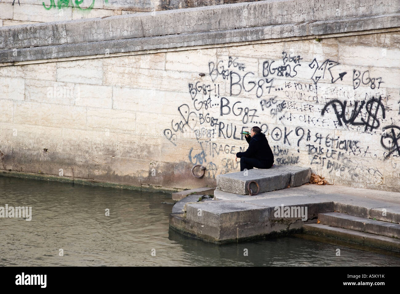 Poor man hi-res stock photography and images - Alamy