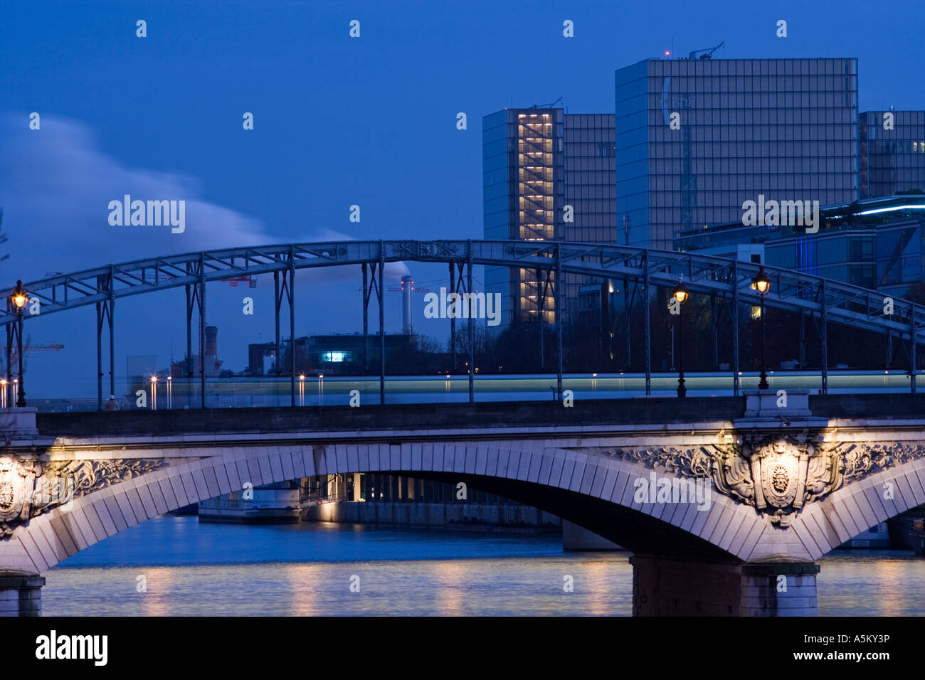 Pollution in Paris Austerlitz bridge Paris France Stock Photo - Alamy