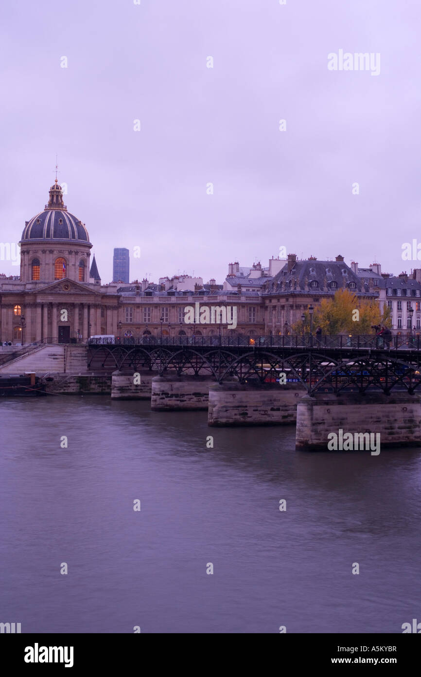 Academies of the institut de france hi-res stock photography and images - Alamy