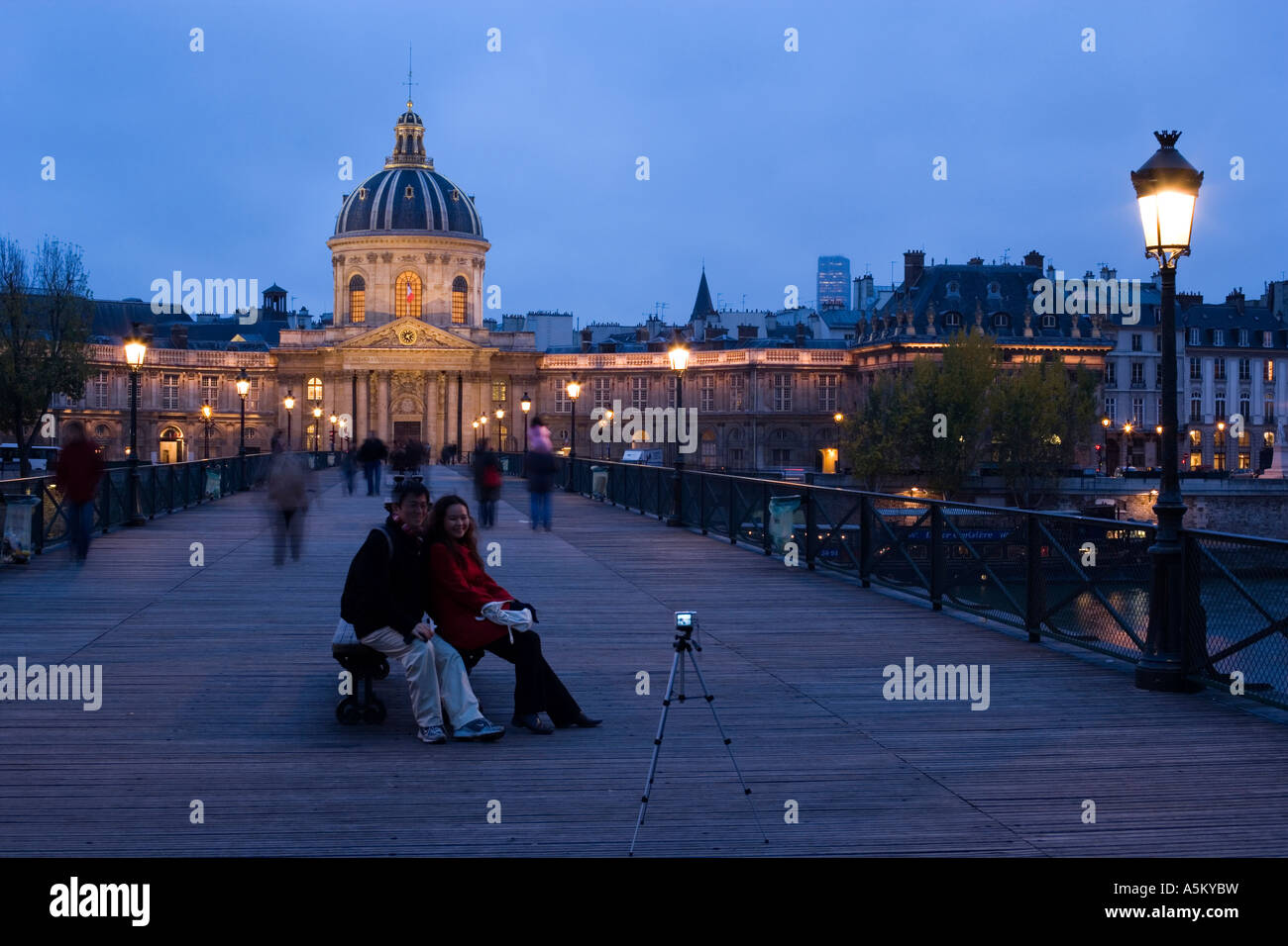 Academies of the institut de france hi-res stock photography and images - Alamy