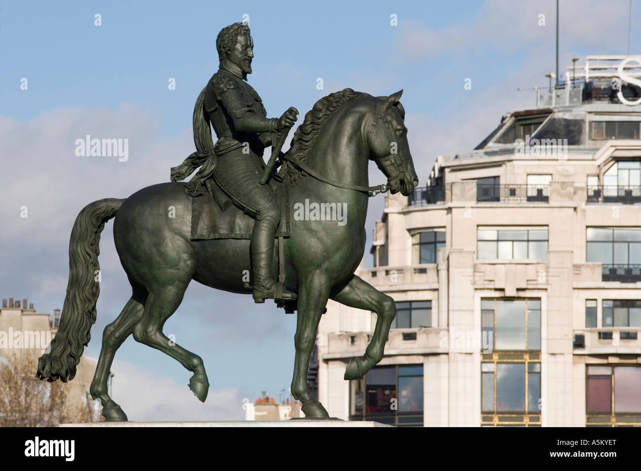 France, Paris, Henri IV statue Stock Photo - Alamy