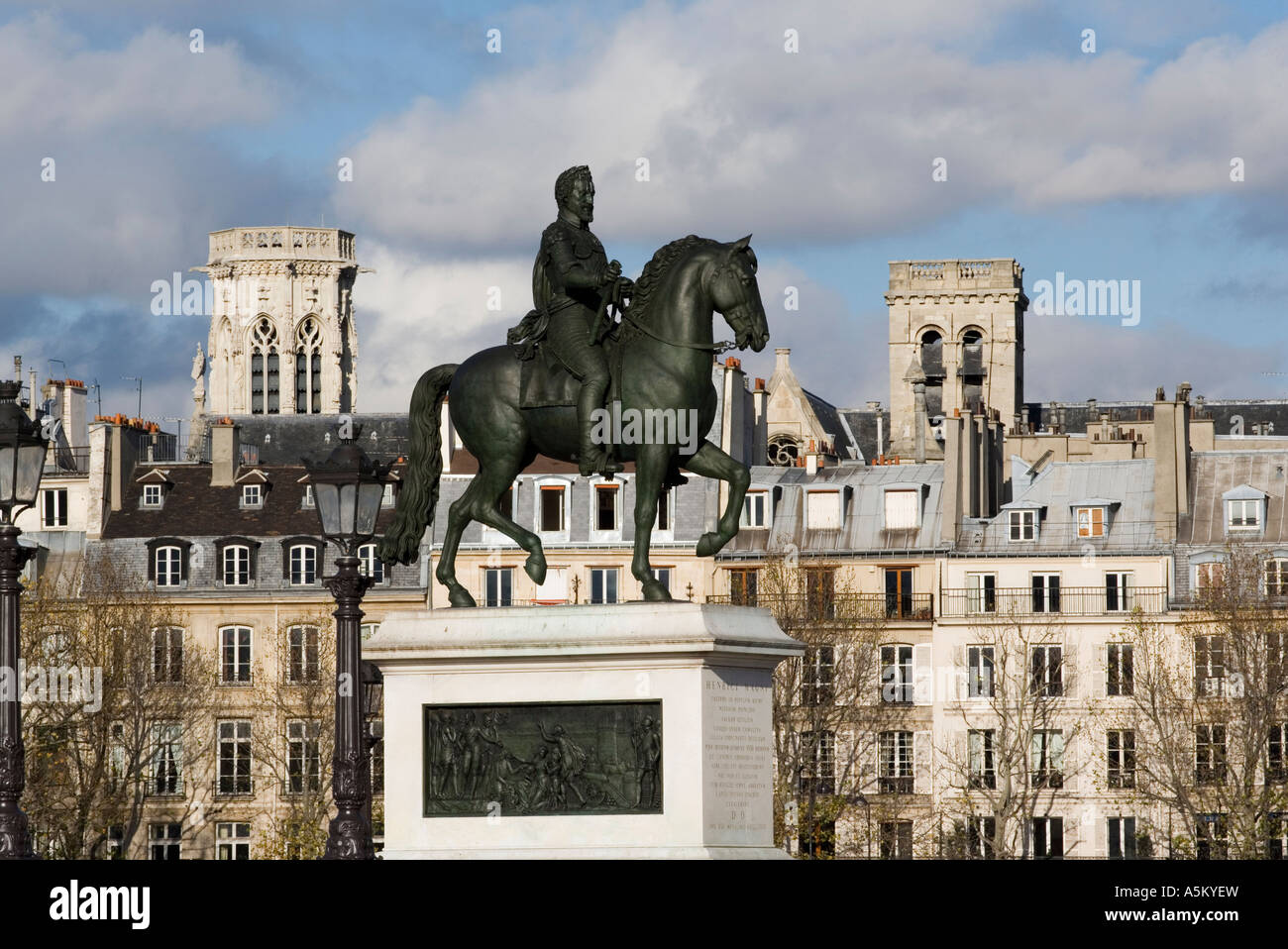 France, Paris, Henri IV statue Stock Photo - Alamy