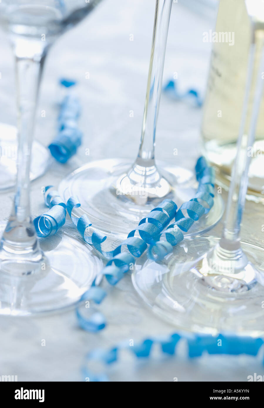 Ribbon stem wine glass hi-res stock photography and images - Alamy