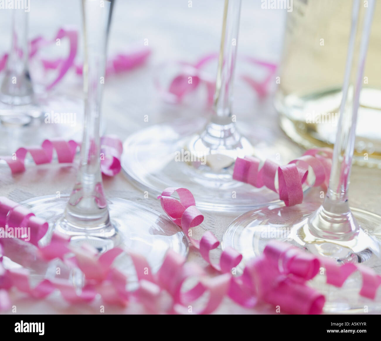 Ribbon stem wine glass hi-res stock photography and images - Alamy