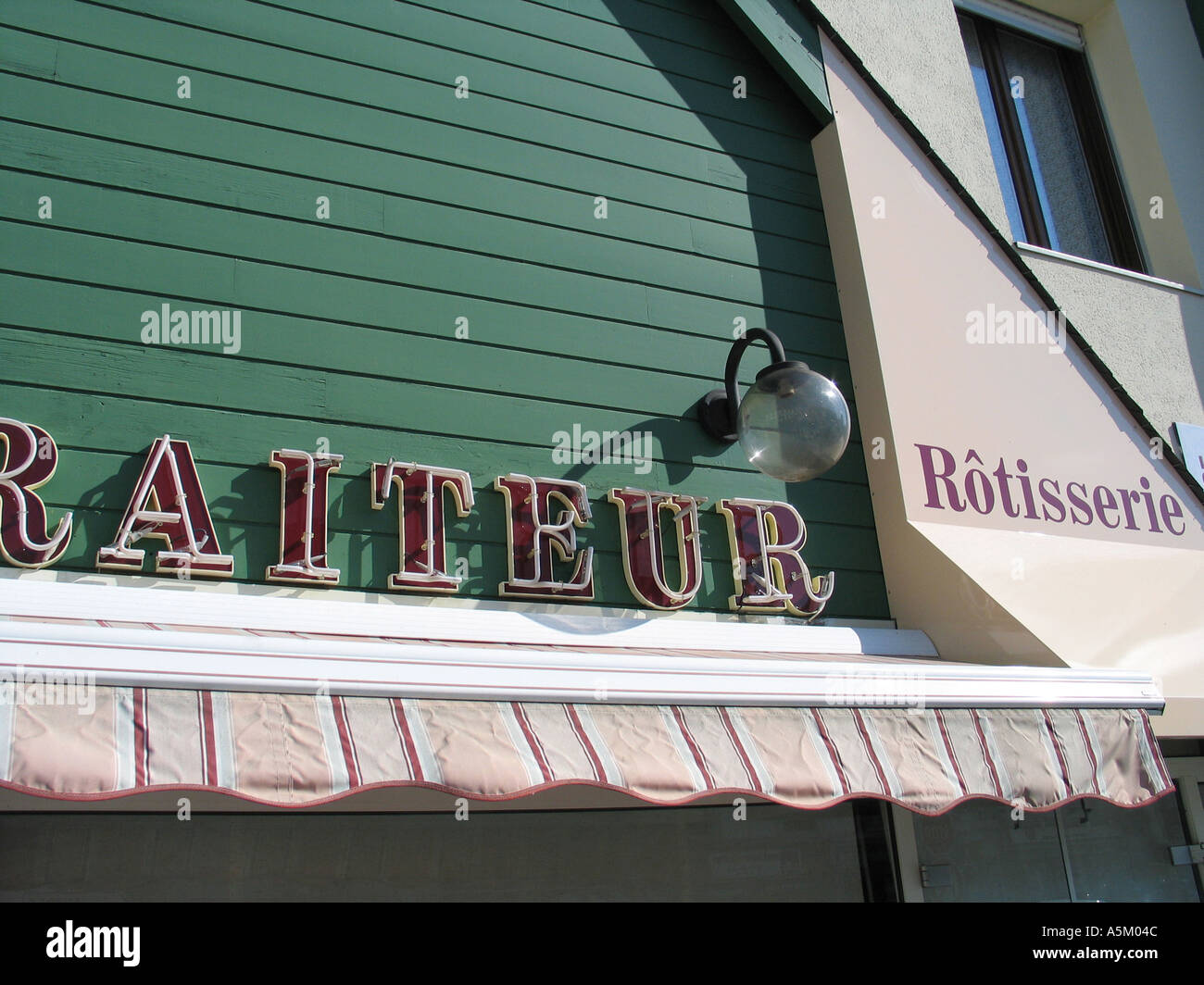 French shop front Stock Photo - Alamy