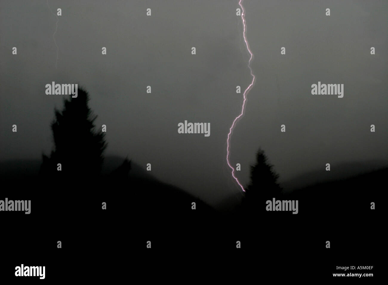 Horizontal Lightning Stock Photo - Alamy