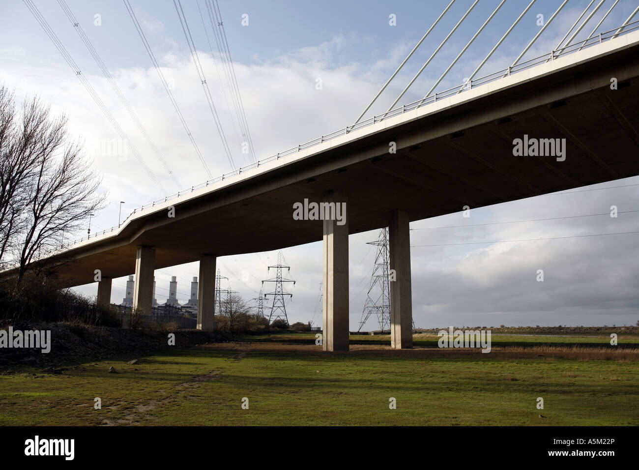 Dee river crossing bridge flintshire hi-res stock photography and ...