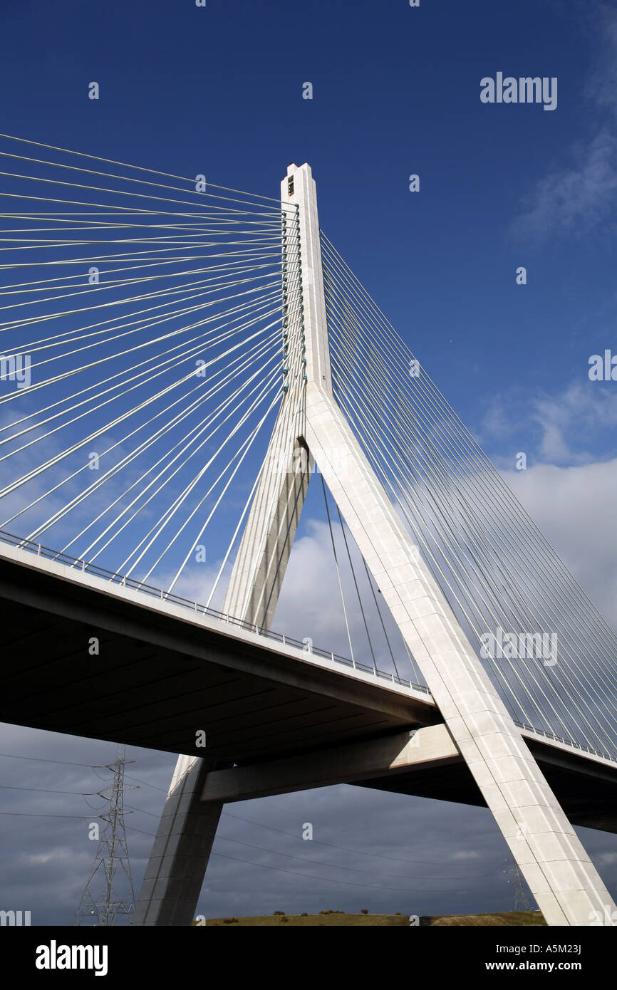 Dee river crossing bridge flintshire hi-res stock photography and ...