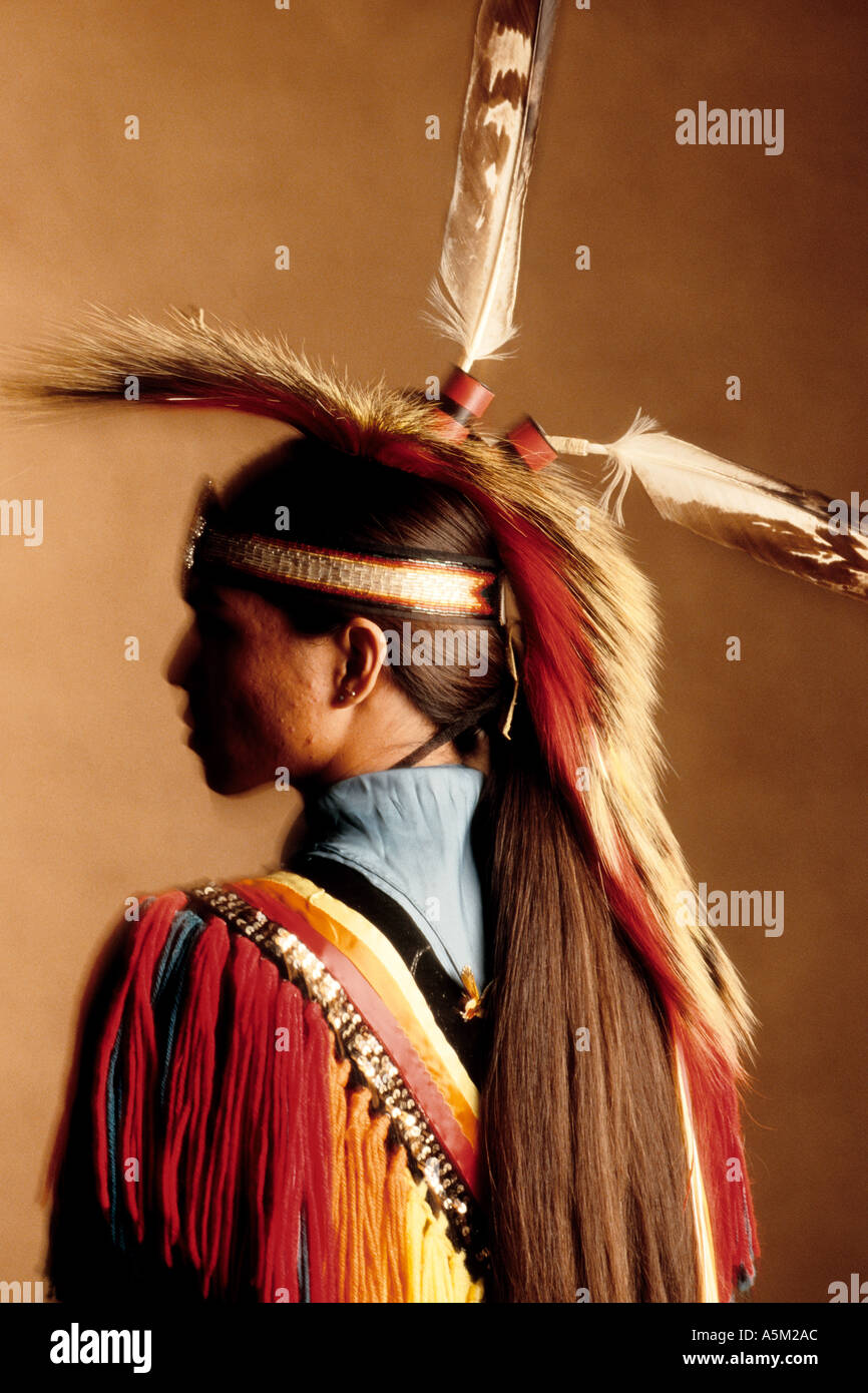 portrait of a native american Stock Photo - Alamy