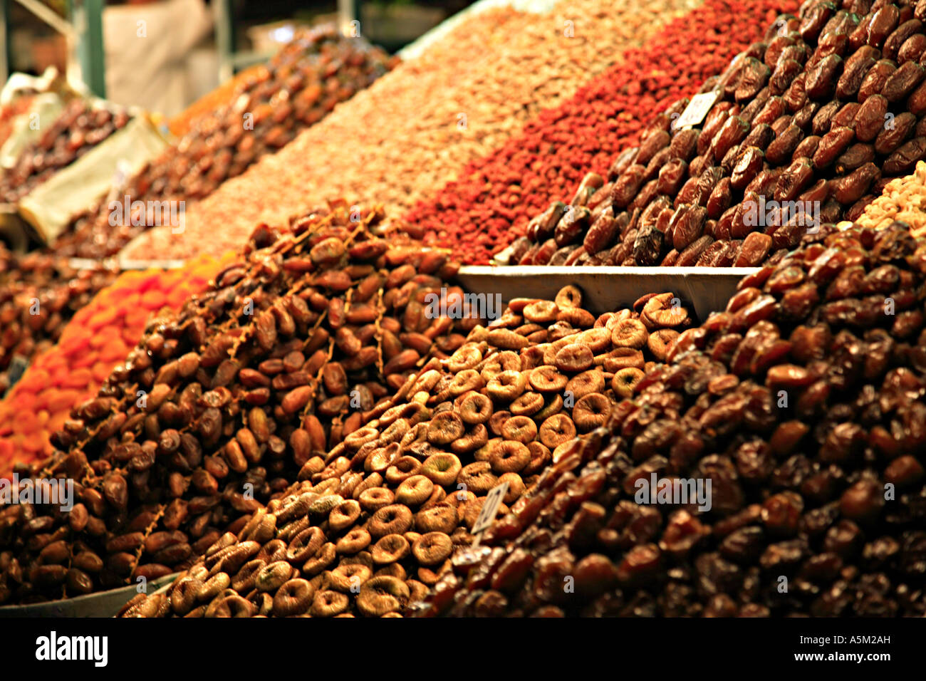 A food stall in a Marrakesh Souk Stock Photo - Alamy