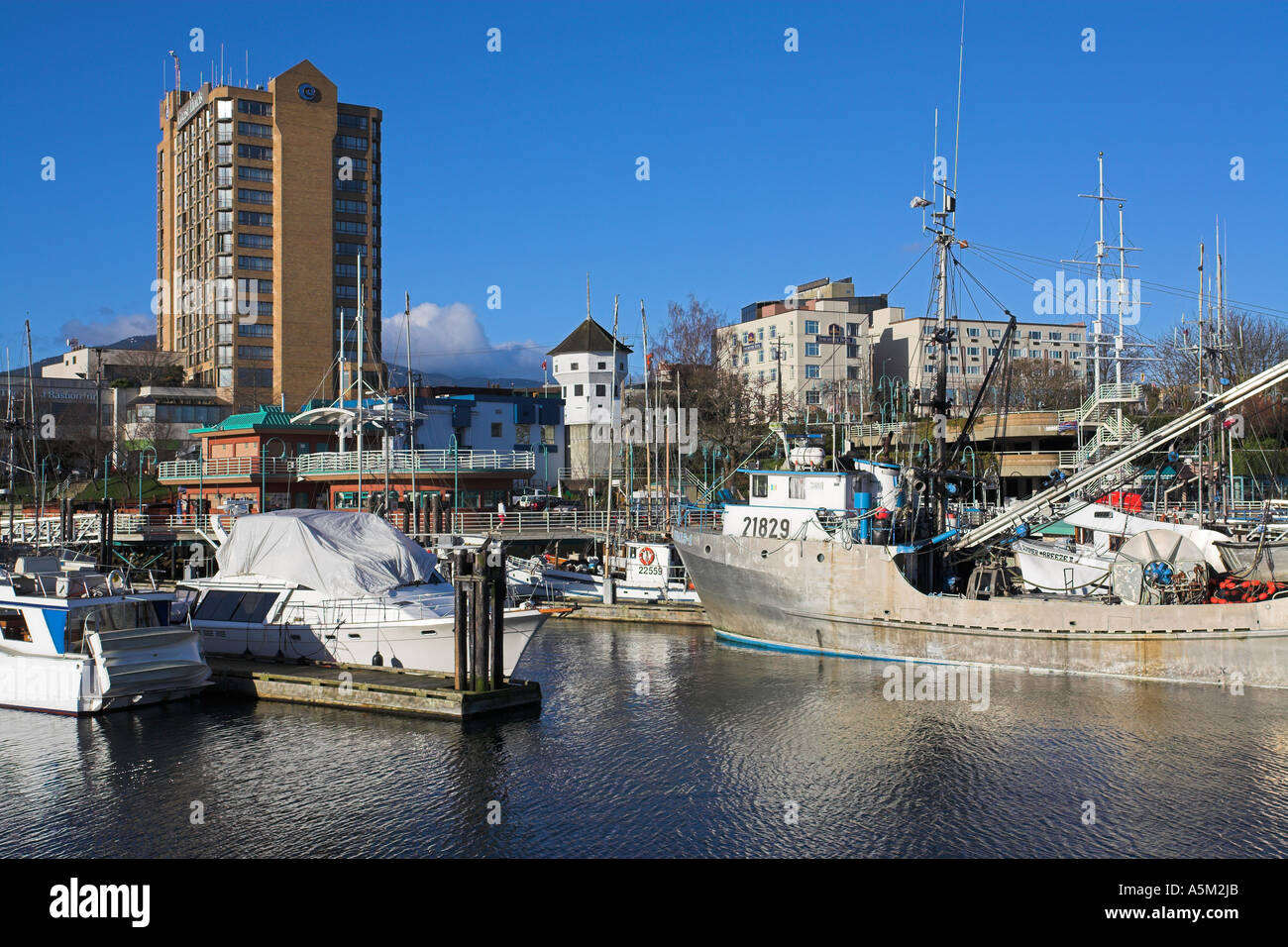 Vancouver island bc winter and summer hi-res stock photography and ...