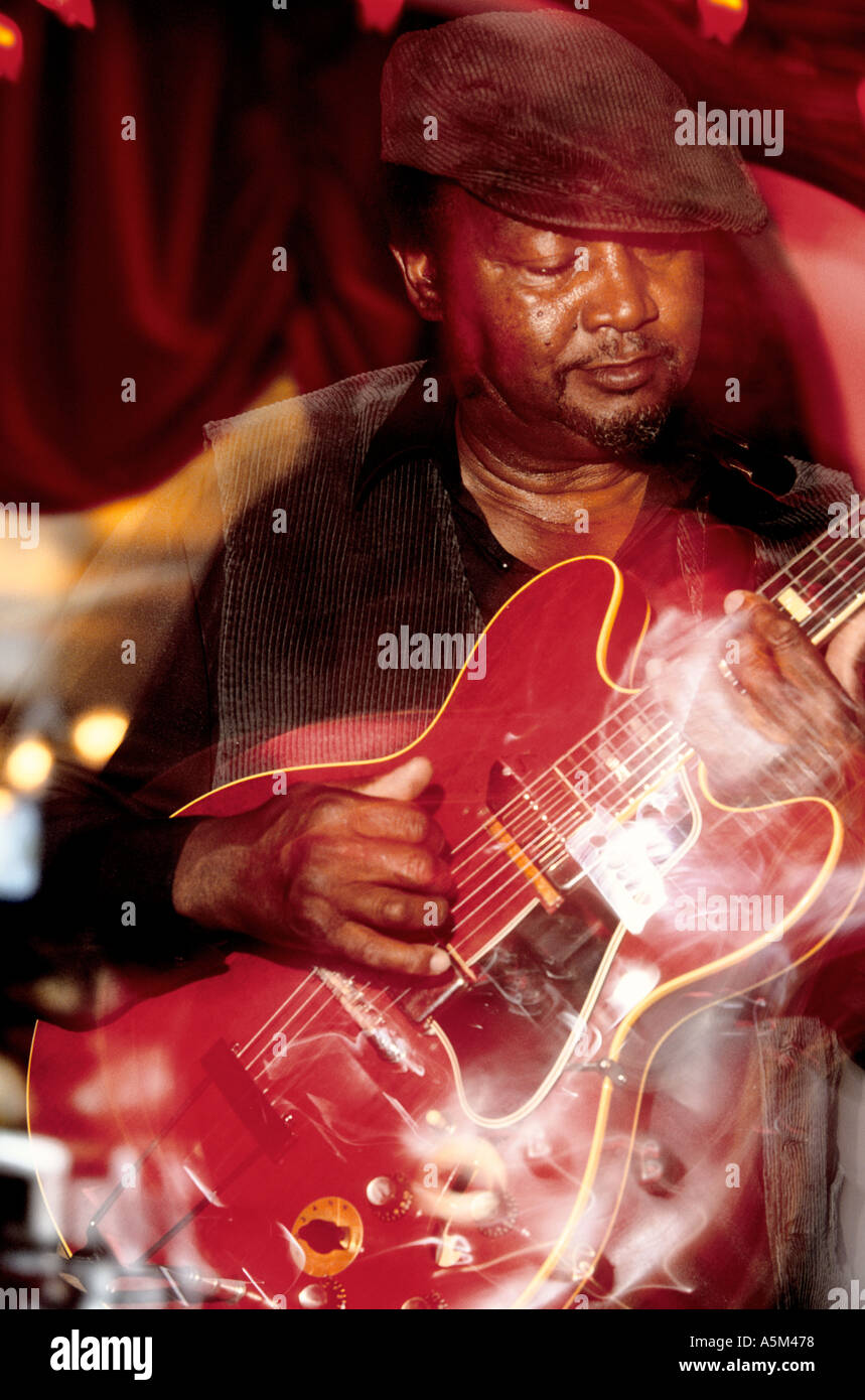 Blues musician hi-res stock photography and images - Alamy