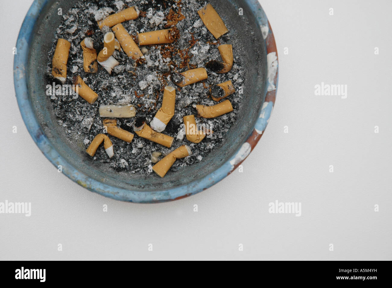 Receptacle tobacco ash tray dependency hi-res stock photography and ... Receptacle tobacco ash tray dependency hi-res stock photography and ...