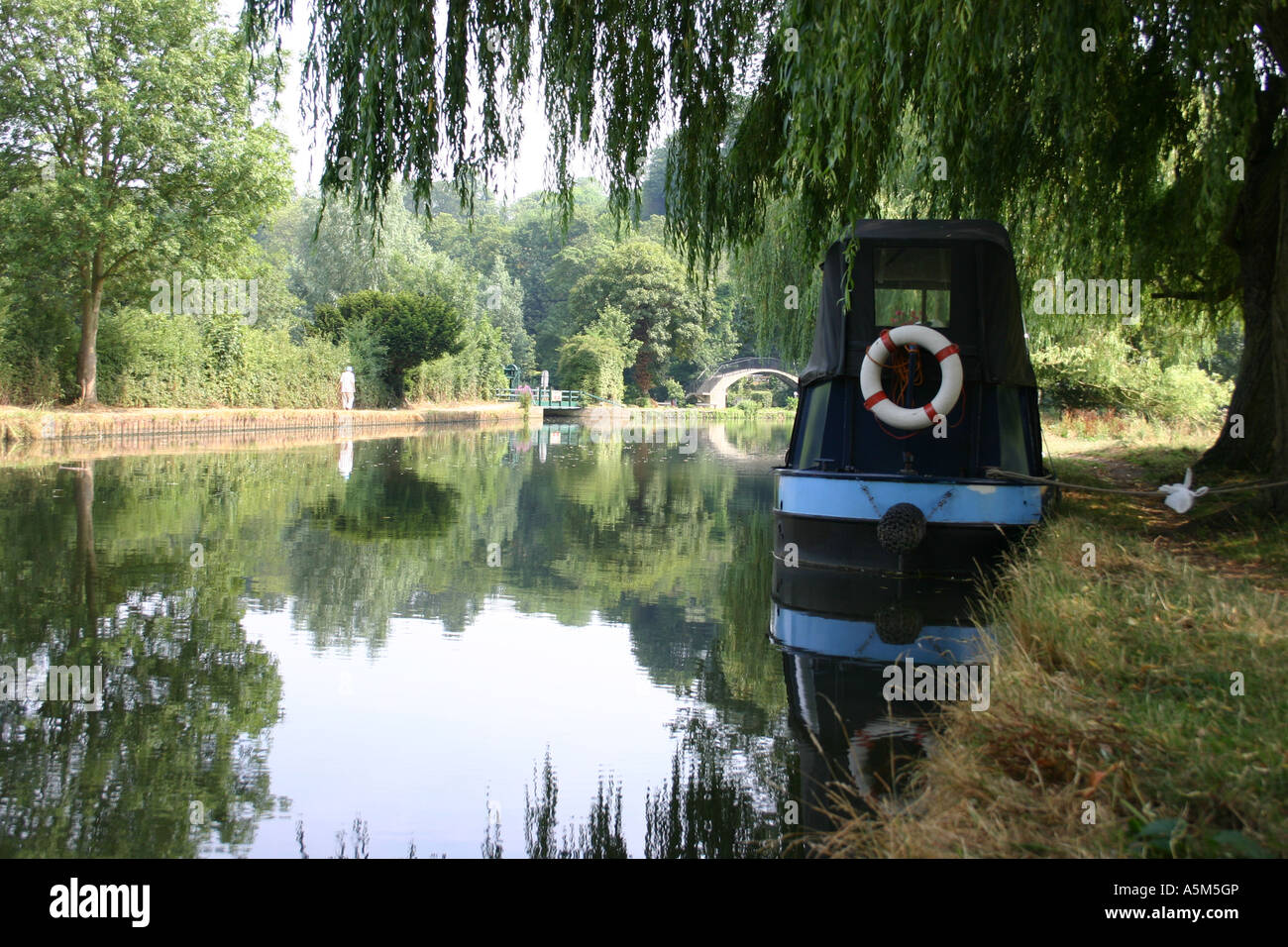 Wey barge hi-res stock photography and images - Alamy