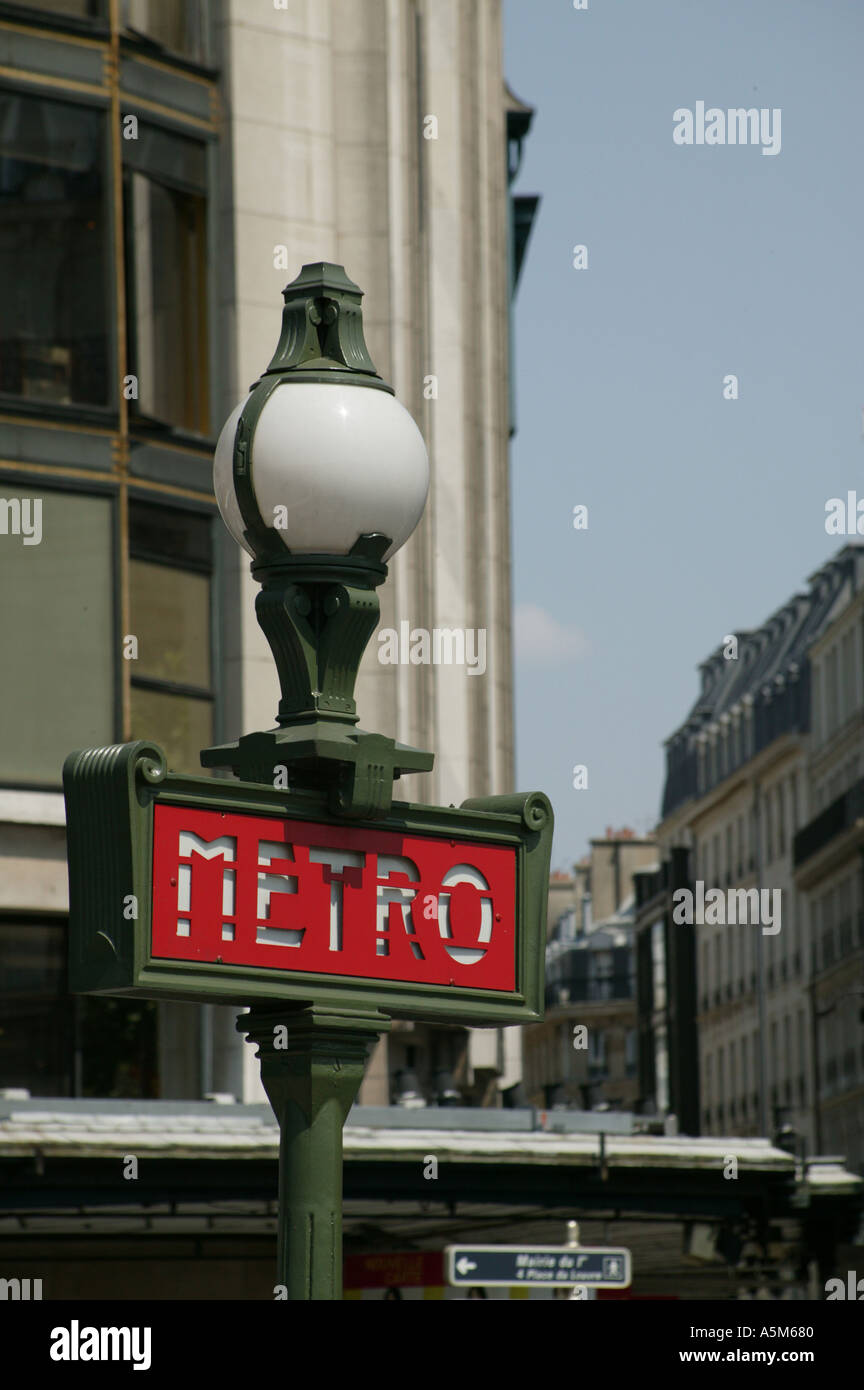 Paris metro sign 1 Stock Photo - Alamy