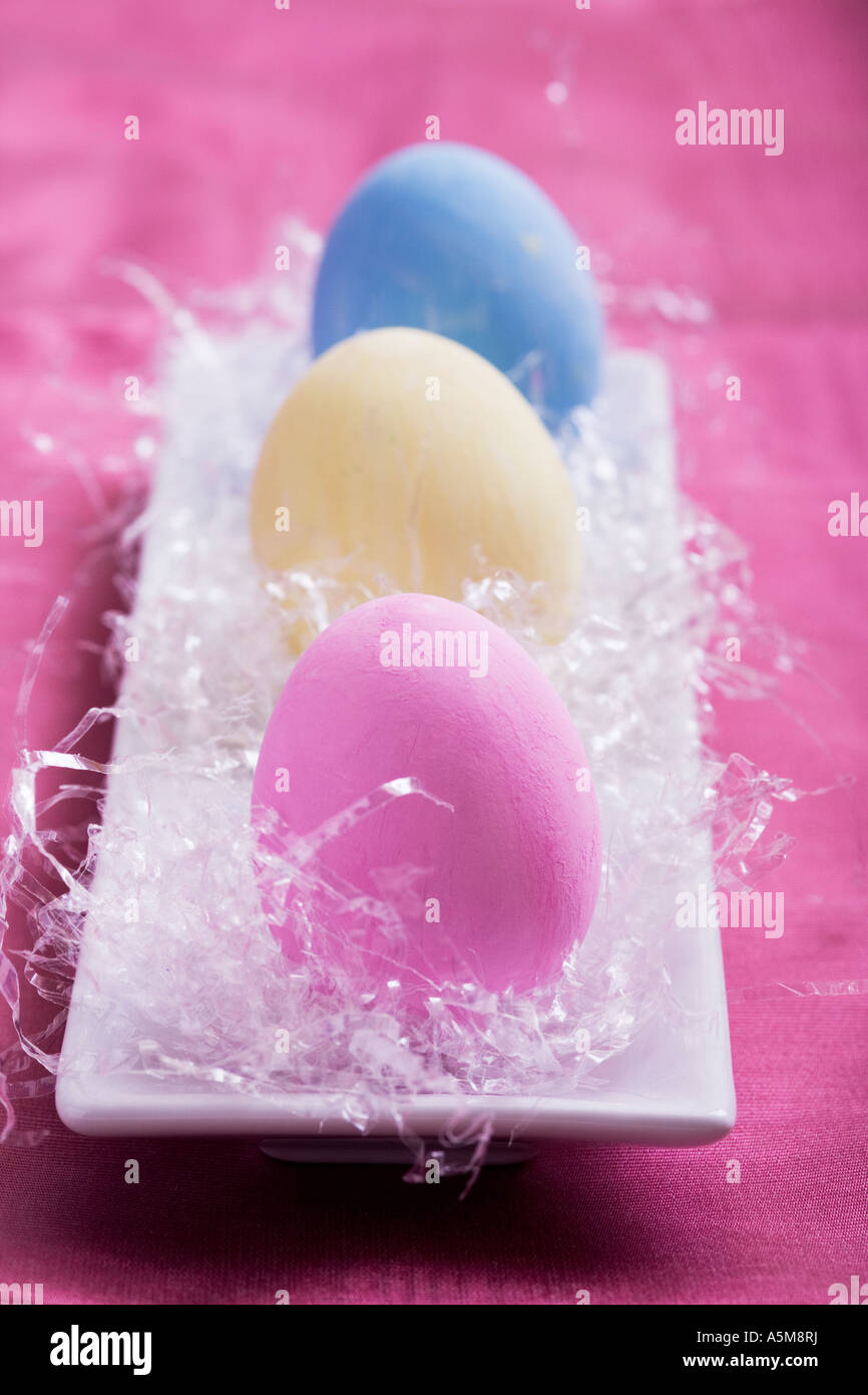 Background pink easter eggs hi-res stock photography and images - Alamy