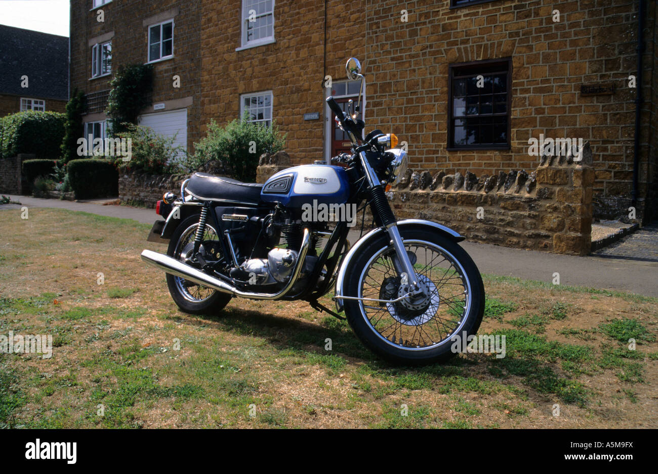 Triumph Bonneville 750 Stock Photo - Alamy